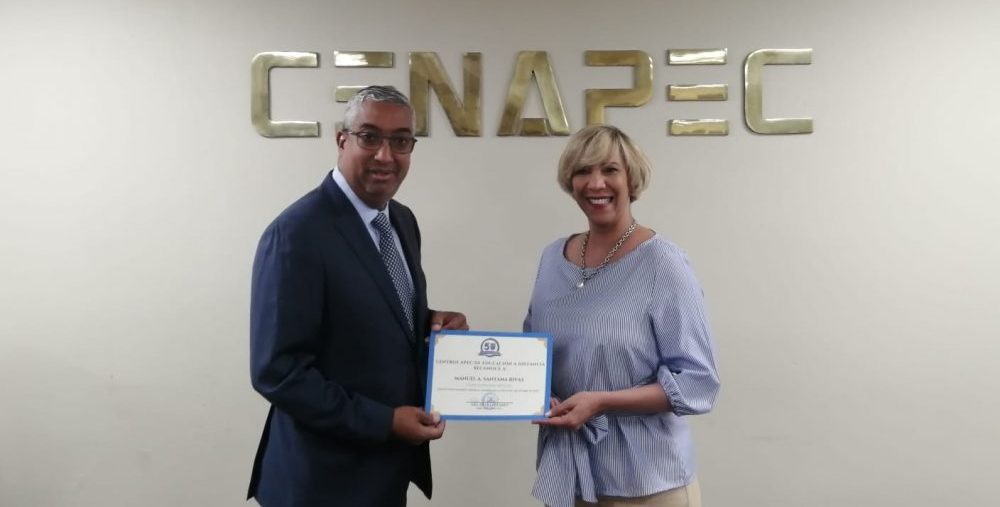 CENAPEC reconoce al Sr. Manuel Santana como Egresado Exitoso - CENAPEC